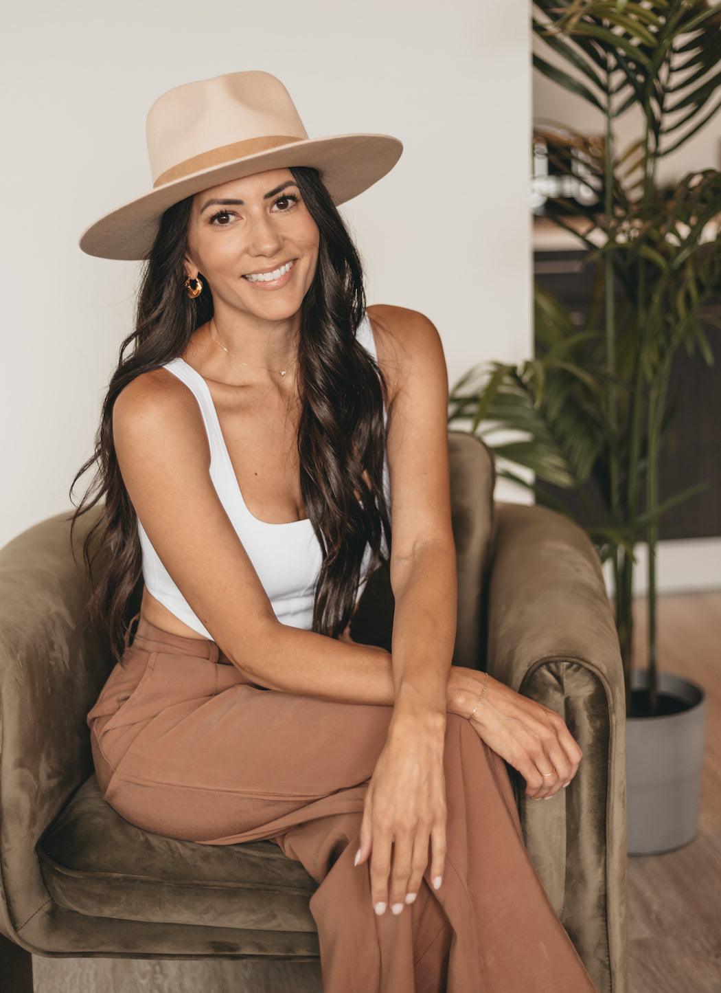 CAT MOORE – LINK x LOU